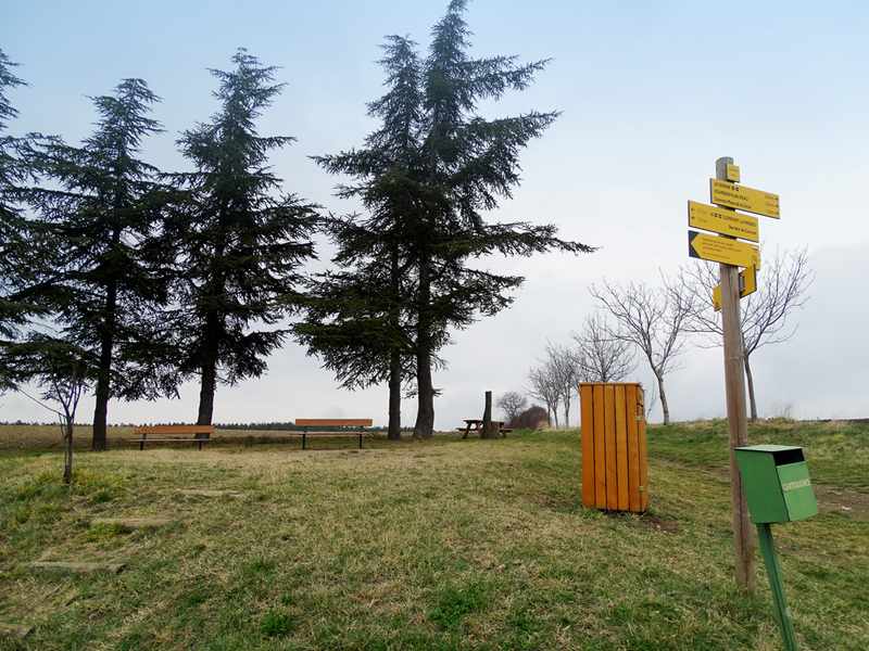 Boucle du plan d'eau de Cournon aux puys de Bane et Anzelle - Wivisites