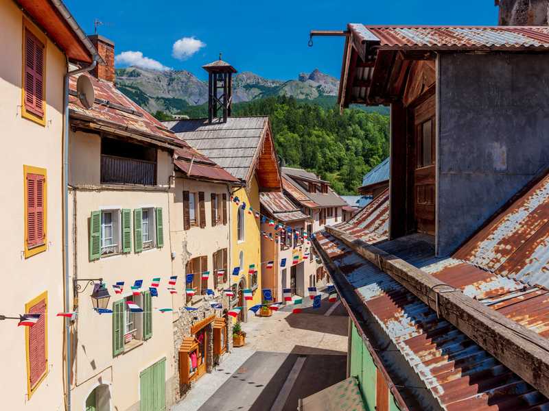 Tour de ville de Val d'Allos - le village - Wivisites