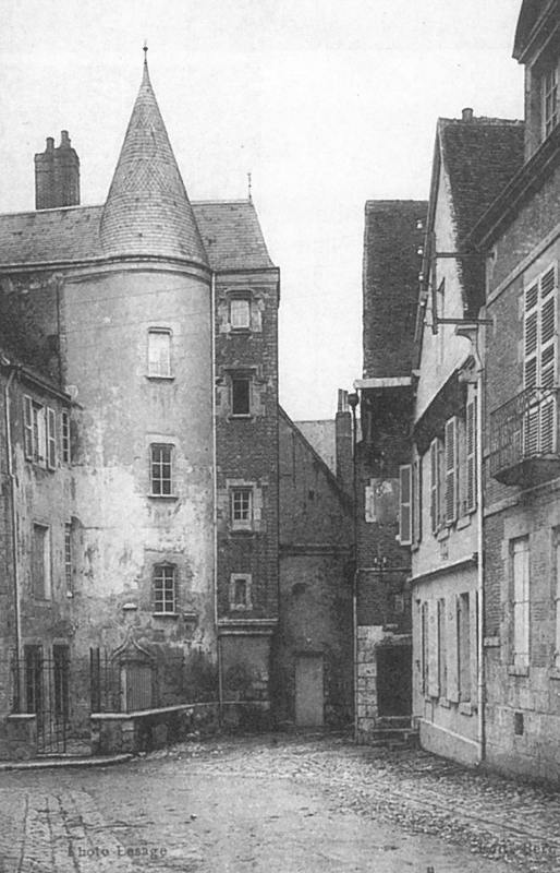 Ville de Gien Parcours Patrimonial et Historique - Wivisites