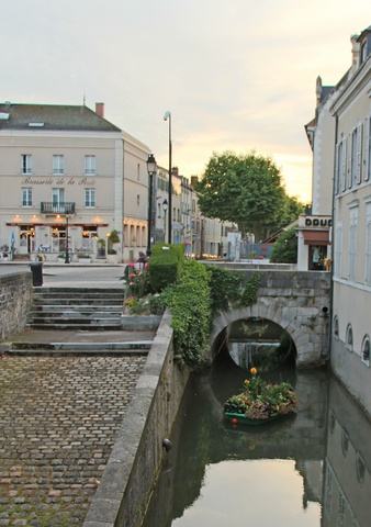 Montargis, un festival de ponts et passerelles - Wivisites
