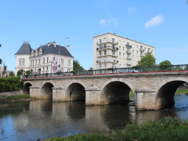 Montargis, un festival de ponts et passerelles - Wivisites