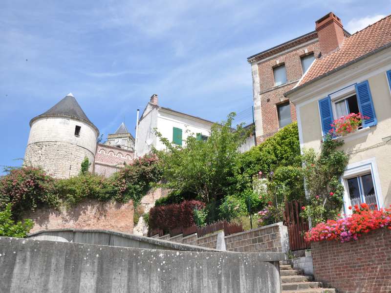 Domart-en-Ponthieu, l'ancienne ville forte - Wivisites